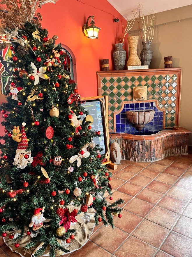 Christmas in Panama – TEETERING ON THE EDGE